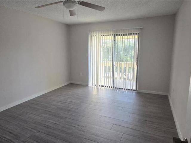 925 Palm View Dr, Unit 121, Naples, FL 34110 | MLS #226007
