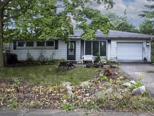 925 Plymouth Ave NE, Grand Rapids, MI 49505