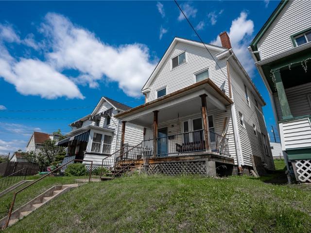 925 Roup Ave