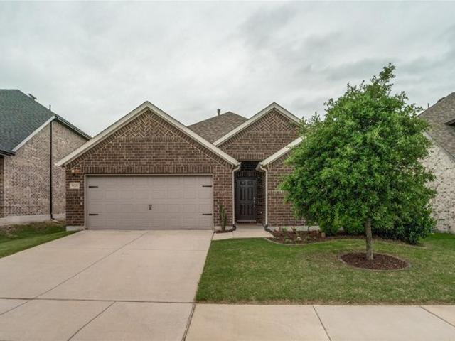 925 Royal Ln, Celina, TX 75009