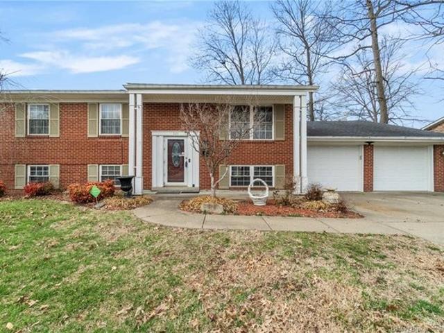 925 Redwood Dr, Clarksville, IN 47129