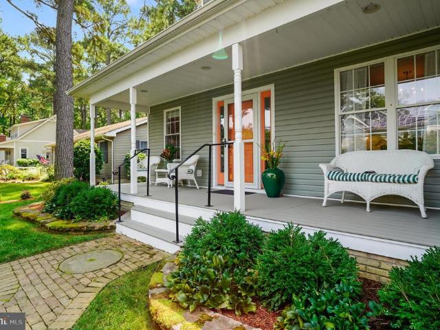 925 Riverview Terrace
