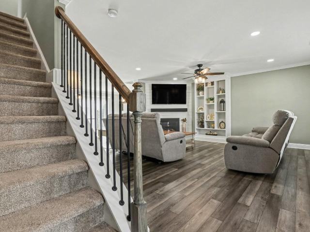 925 Ribbonleaf Lane