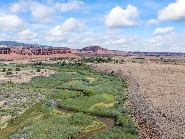 925 W 100 S Unit 6, Torrey, UT 84775