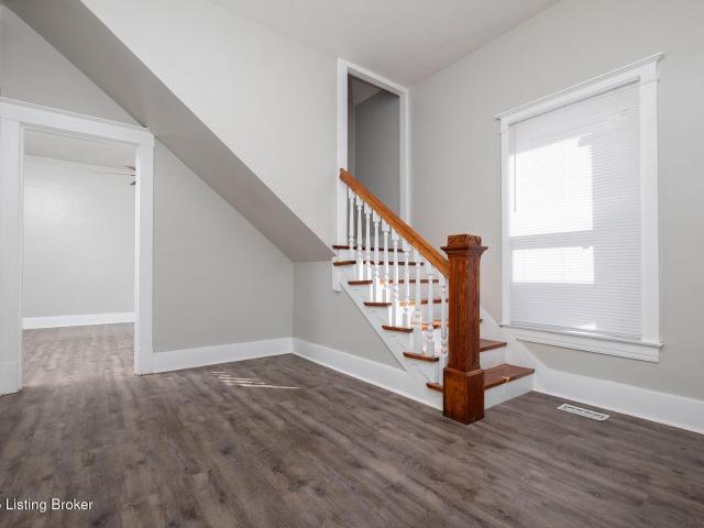 925 W Evelyn Ave