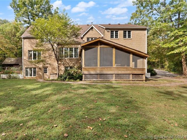 925 W Oakwood Lane