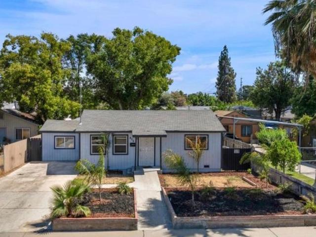 925 W Peralta Way, Fresno, CA 93705