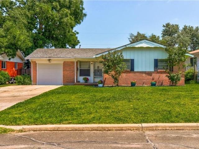 925 W Rulane Dr, Midwest City, OK 73110