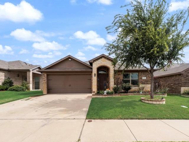 925 Walls Blvd, Crowley, TX 76036