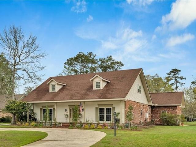 925 Winona Dr, Mandeville, LA 70471