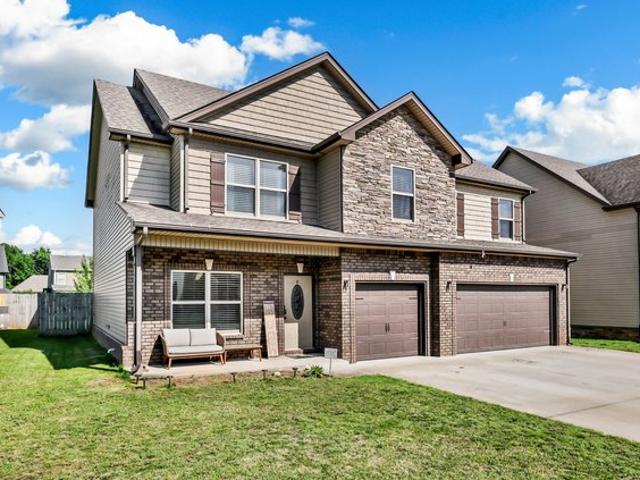 925 Tanager Ct, Clarksville, TN 37040