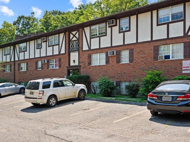 ✨$925/month with 1 MONTH FREE! Charming 1 1 Bedroom Apartment for Rent at 2303 Wyoming Ave, Cincinnati, OH 45214 West Price Hill