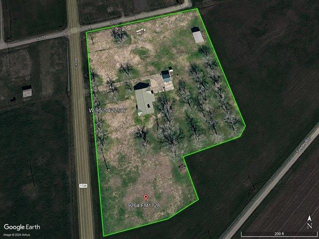 9264 FM 1728 Rd, Boling, TX 77420