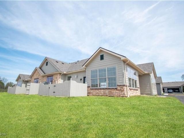 9264 Sharrott Rd Unit 904, Poland, OH 44514