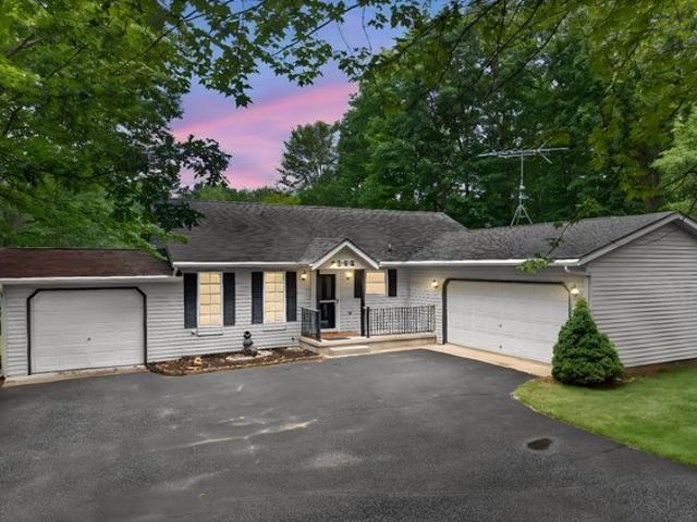 9265 Golf Port Dr, Canadian Lakes, MI 49346