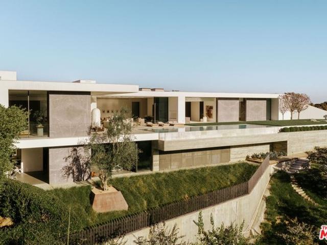 9265 Robin Dr, Los Angeles, CA 90069