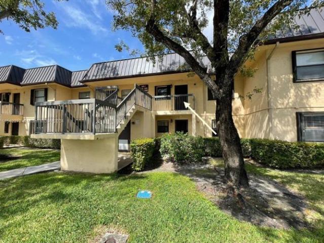 9266 NW 1st St #204, Pembroke Pines, FL 33024