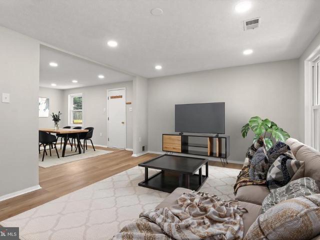 9266 Crazyquilt Court