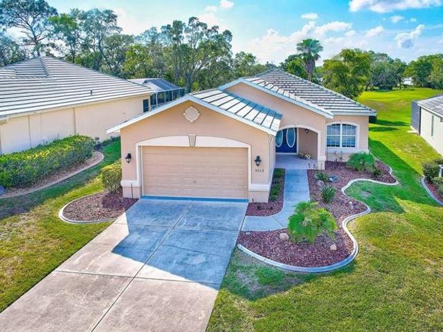 9269 Penelope Dr, Weeki Wachee, FL 34613