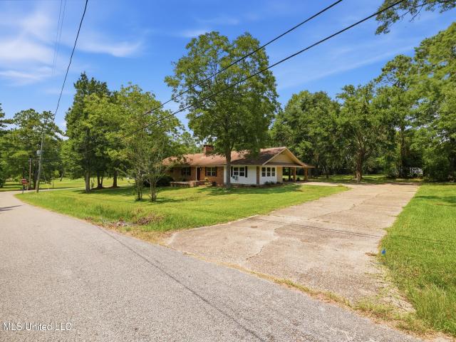 9260 Pinecrest Drive