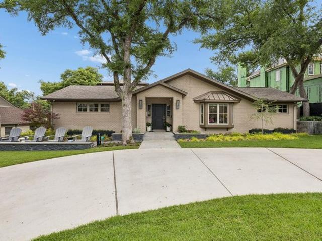 9261 Meadowglen Dr, Dallas, TX 75238