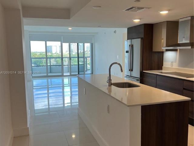 9261 E Bay Harbor Dr 604, Bay Harbor Islands, FL