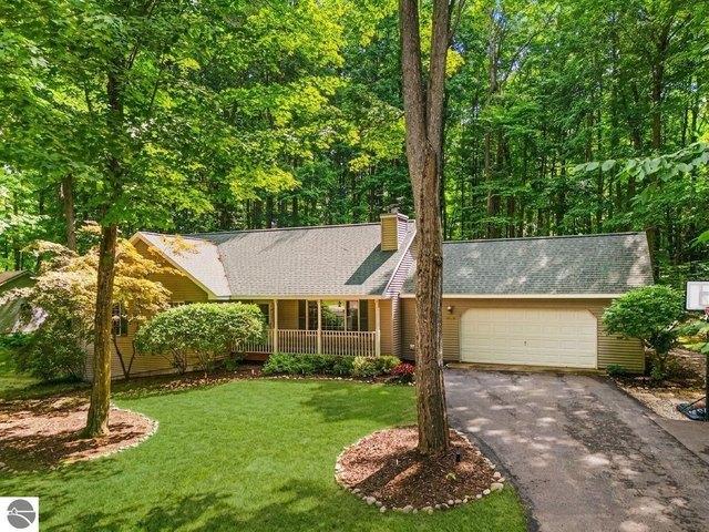 9263 Shorter Lake Rd, Traverse City, MI 49684