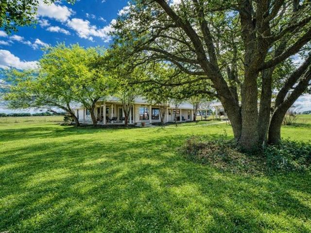926 County Road 201, Burnet, TX 78611