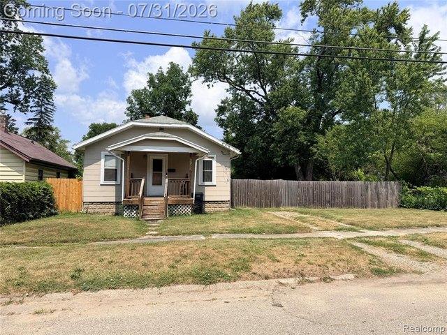 926 Clinton St, Flint, MI 48507