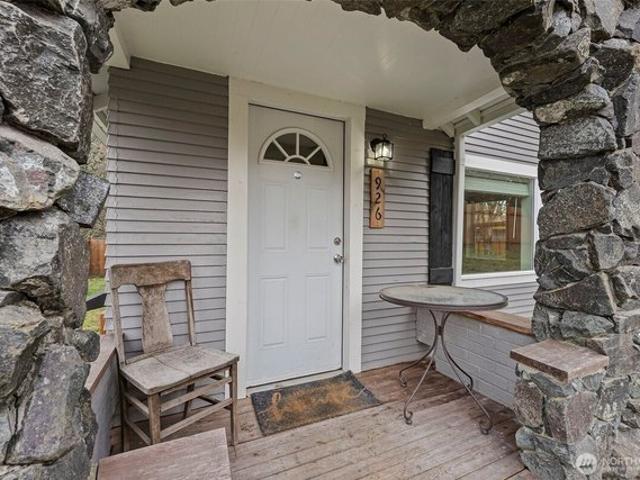 926 Austin Ave, Port Orchard, WA 98366