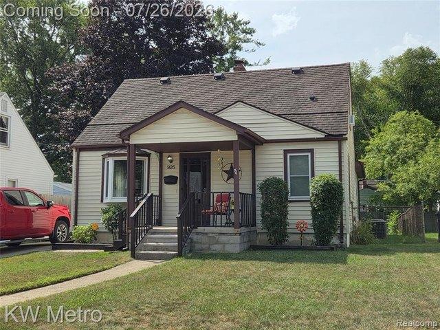 926 Bauman Ave, Royal Oak, MI 48073