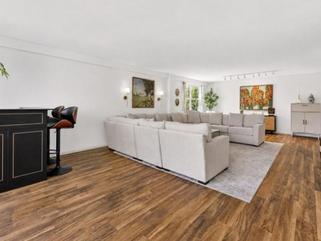 926 Bloomfield Ave # 3A