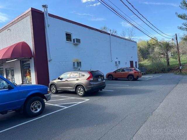 926 Business Hwy 221