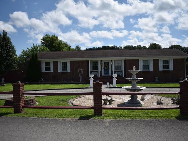 926 Doncaster Ave, Middlesboro, KY 40965