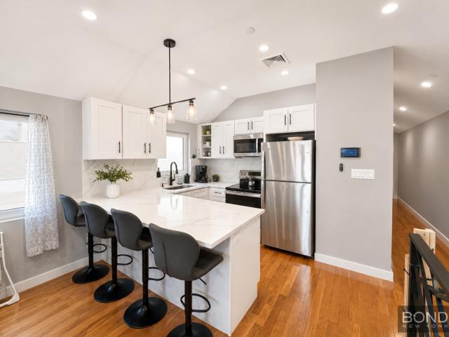 926 E 99th Street