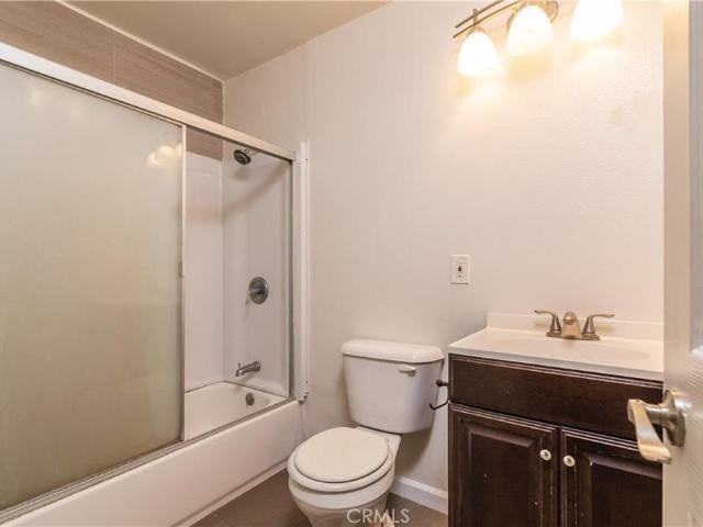 926 E 11th 2