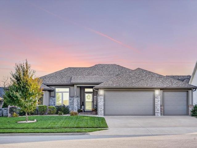 926 E Downshire Dr, Nixa, MO 65714