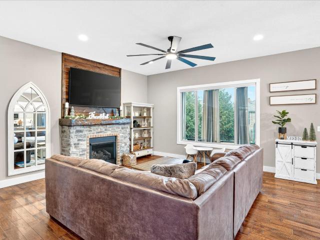 926 E Downshire Drive