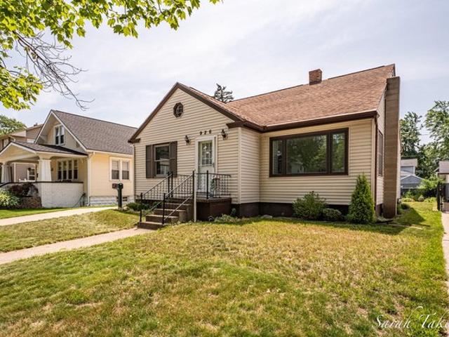 926 Franklin Ave, Grand Haven, MI 49417
