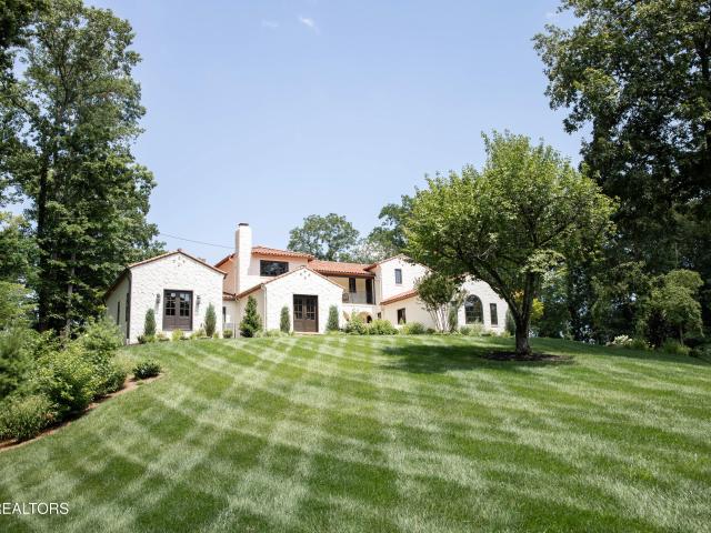 926 Keowee Ave