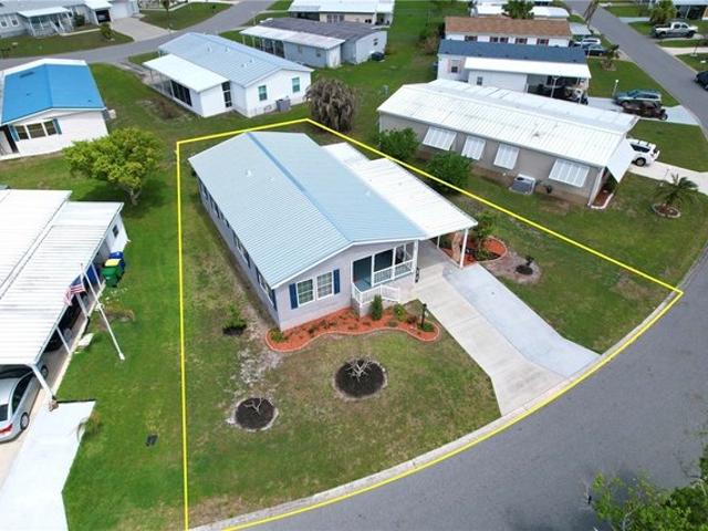 926 Oriole Cir, Barefoot Bay, FL 32976