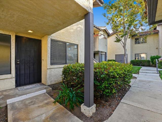 926 Lupine Hills Dr, Unit 17, Vista, CA 92081 | MLS #NDP2603