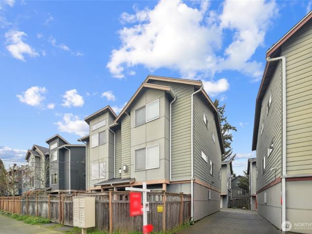 926 N 96th St, Seattle, WA 98103 | MLS #2493
