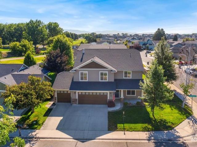 926 N Oxwich Ave, Meridian, ID 83642