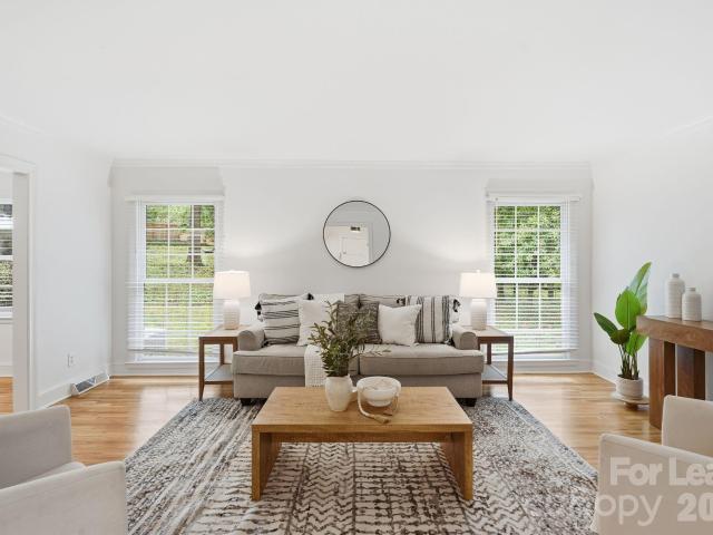 926 Shady Bluff Drive