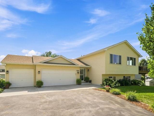 926 Steamboat Ln, Montrose, MN 55363