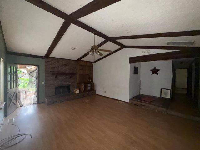 926 W Churchill Way