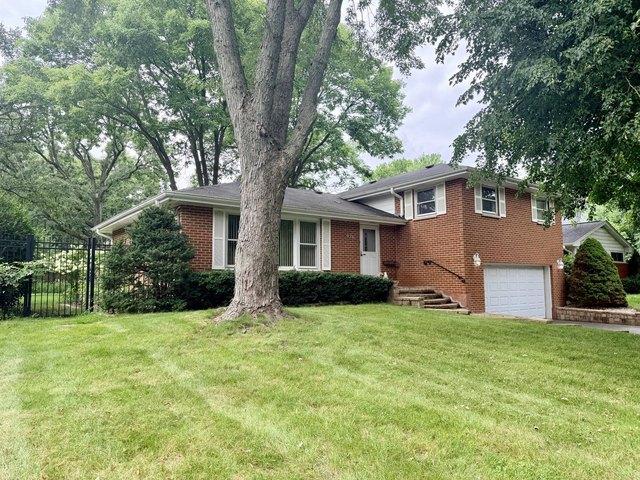 926 Valley Rd, Lake Forest, IL 60045