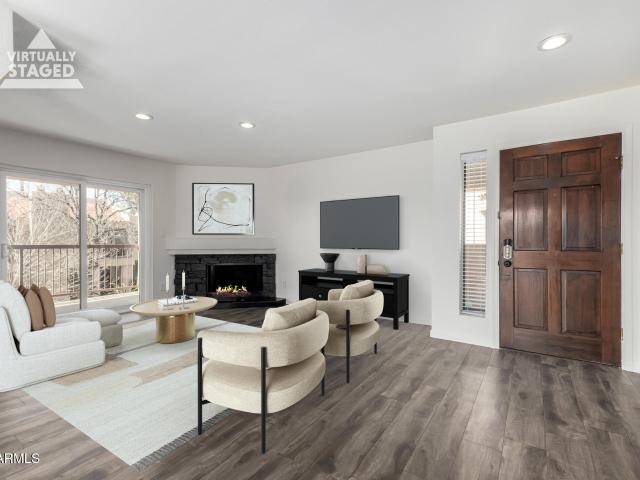 9275 e mission lane # 207