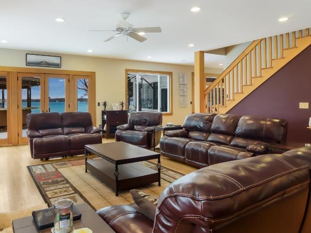 9276 Elk Lake Trail